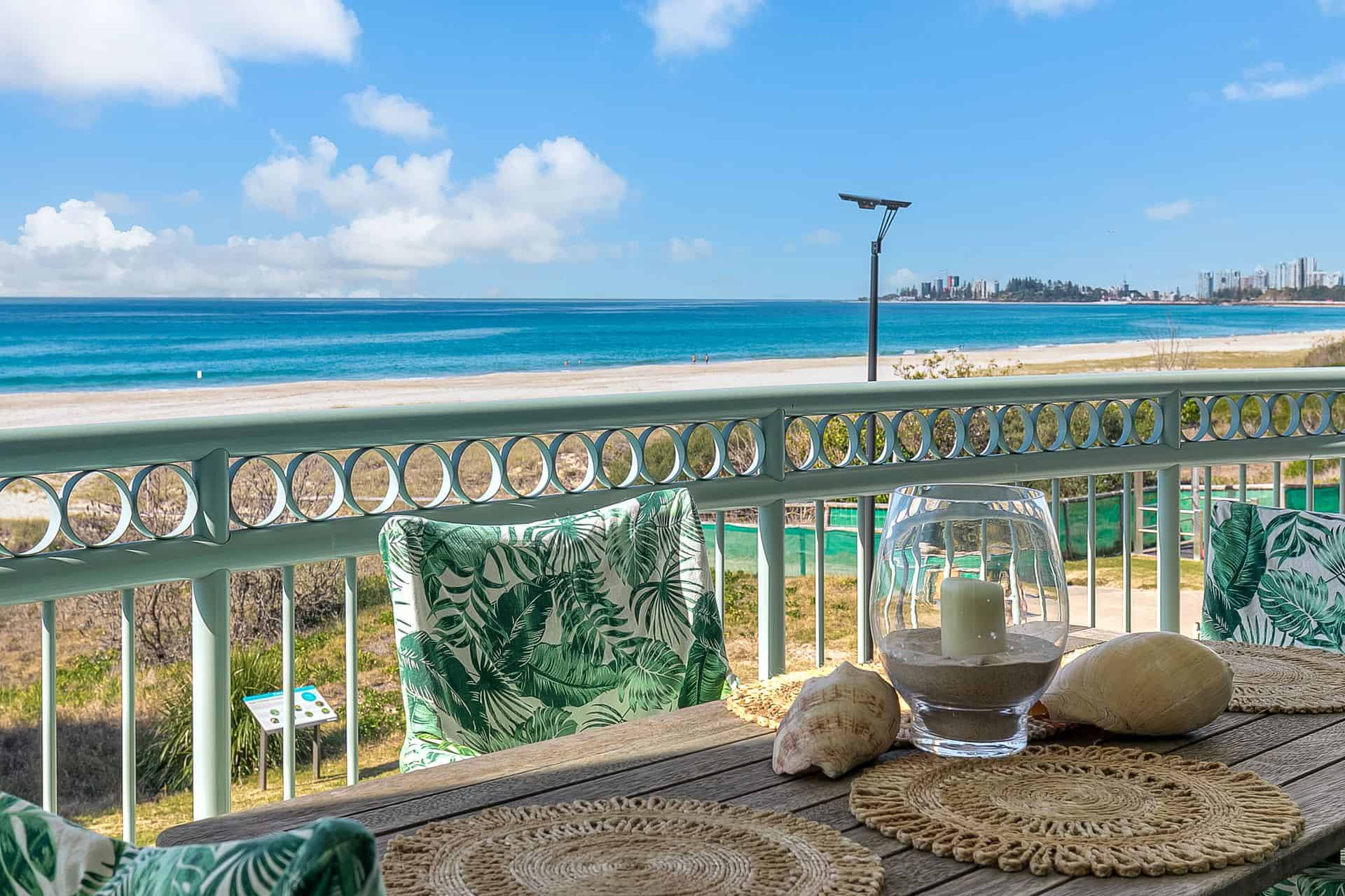 Golden Sea 10 - Absolute Beachfront Bilinga - Gold Coast Holiday Homes
